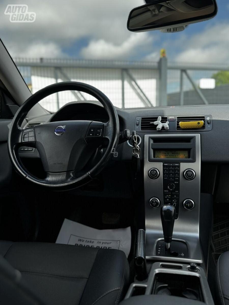 Melns Volvo V50 2009 Klaipėda, ar dzinēja tilpumu 2.40 L un nobraukumu 270 tūkst. km par 3899 €, foto 9 vietnē AUTOMOTO.COM.LV