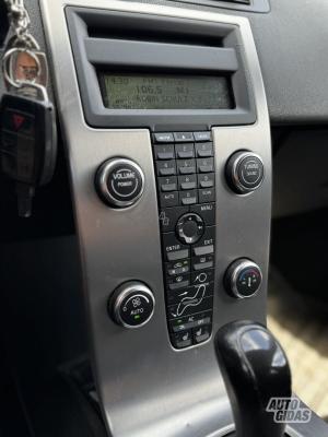 Melns Volvo V50 2009 Klaipėda, ar dzinēja tilpumu 2.40 L un nobraukumu 270 tūkst. km par 3899 €, foto 16 vietnē AUTOMOTO.COM.LV