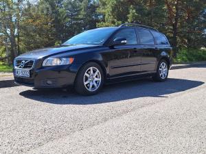 Black Volvo V50 2009 in Ventspils, with an engine capacity of 1.60 L and mileage of 312 thousand km for 2500 €, photo  on AUTOMOTO.COM.LV