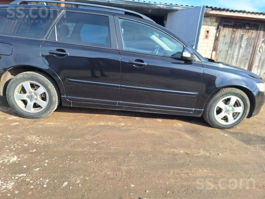 Melns Volvo V50 2009 Ventspils, ar dzinēja tilpumu 1.60 L un nobraukumu 312 tūkst. km par 2500 €, foto 12 vietnē AUTOMOTO.COM.LV