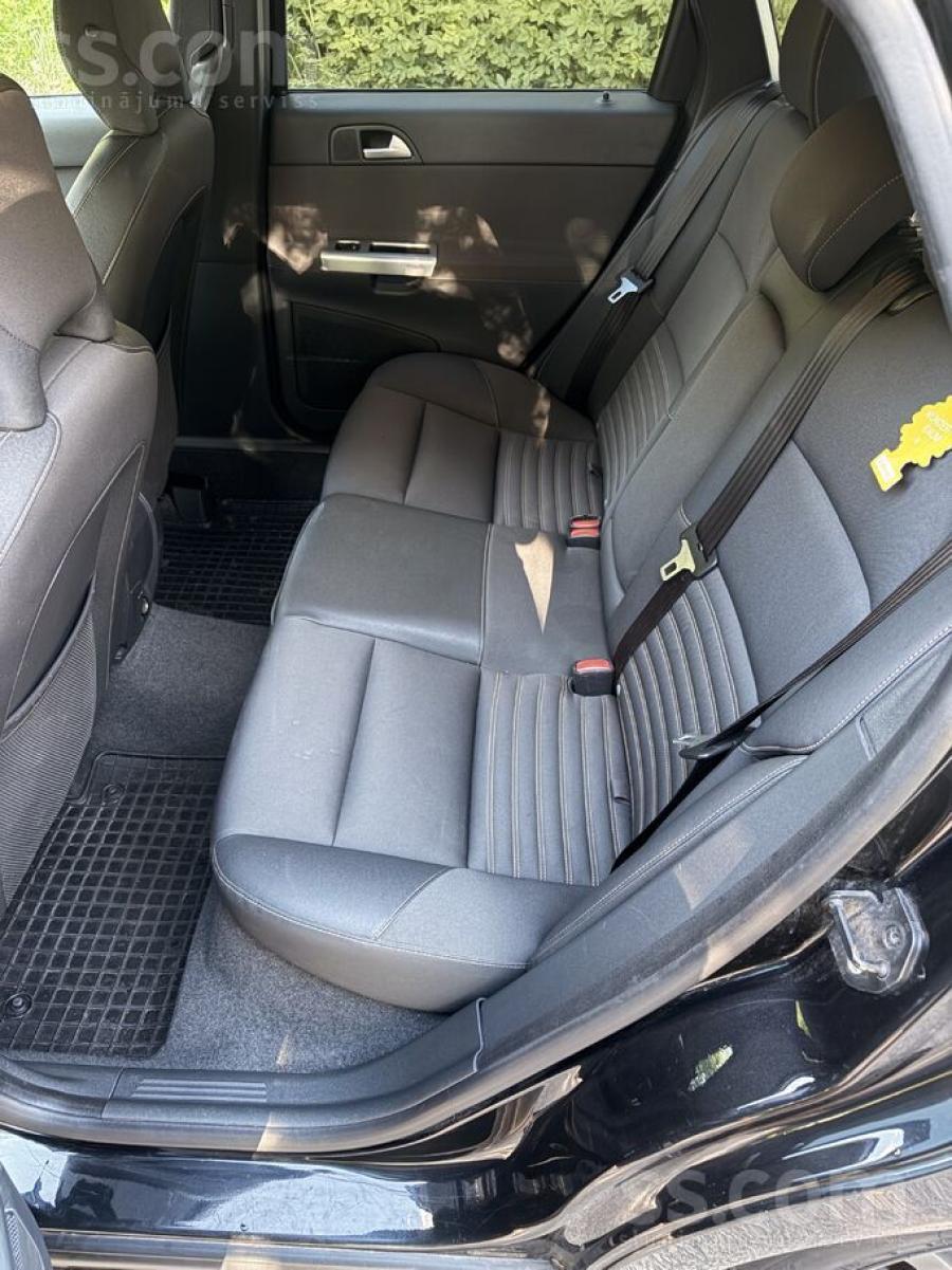 Black Volvo V50 2009 in Rezekne, with an engine capacity of 2.40 L and mileage of 385 thousand km for 2750 €, photo 11 on AUTOMOTO.COM.LV