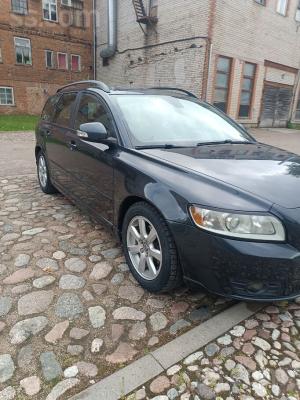 Black Volvo V50 2009 in Kuldiga, with an engine capacity of 1.60 L and mileage of 340 thousand km for 2500 €, photo 3 on AUTOMOTO.COM.LV
