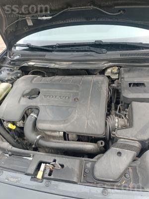 Black Volvo V50 2009 in Kuldiga, with an engine capacity of 1.60 L and mileage of 340 thousand km for 2500 €, photo 8 on AUTOMOTO.COM.LV