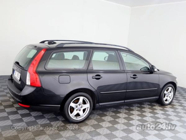 Черный Вольво В50 2009 в Таллин, объемом двигателя 2.00 л и пробегом 274 тыс. км за 799 €, фото 3 на AUTOMOTO.COM.LV