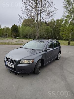 Melns Volvo V50 2009 Jūrmala, ar dzinēja tilpumu 1.60 L un nobraukumu 310 tūkst. km par 2200 €, foto  vietnē AUTOMOTO.COM.LV