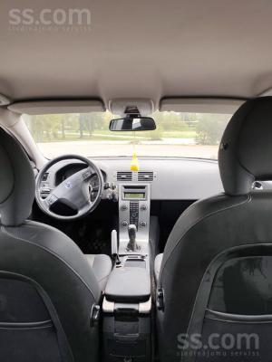 Black Volvo V50 2009 in Jurmala, with an engine capacity of 1.60 L and mileage of 310 thousand km for 2200 €, photo 10 on AUTOMOTO.COM.LV