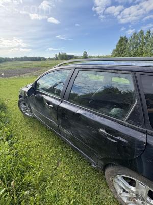 Черный Вольво В50 2009 в Цесис, объемом двигателя 2.00 л и пробегом 371 тыс. км за 950 €, фото 12 на AUTOMOTO.COM.LV