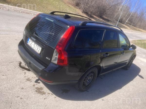 Melns Volvo V50 2009 Tukums, ar dzinēja tilpumu 2.00 L un nobraukumu 369 tūkst. km par 1800 €, foto 5 vietnē AUTOMOTO.COM.LV