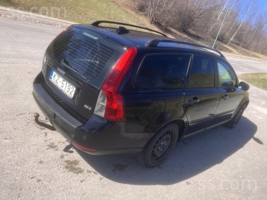 Melns Volvo V50 2009 Tukums, ar dzinēja tilpumu 2.00 L un nobraukumu 369 tūkst. km par 1800 €, foto 6 vietnē AUTOMOTO.COM.LV