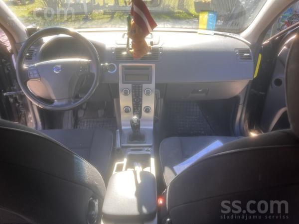 Melns Volvo V50 2009 Tukums, ar dzinēja tilpumu 2.00 L un nobraukumu 369 tūkst. km par 1800 €, foto 7 vietnē AUTOMOTO.COM.LV