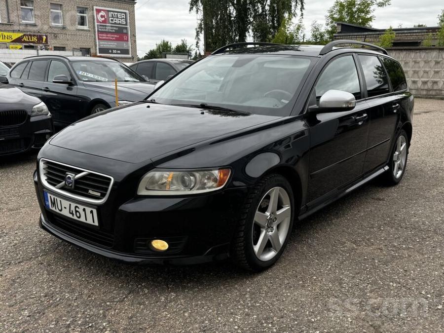 Black Volvo V50 2009 in Daugavpils, with an engine capacity of 2.00 L and mileage of 0 thousand km for 3590 €, photo 4 on AUTOMOTO.COM.LV