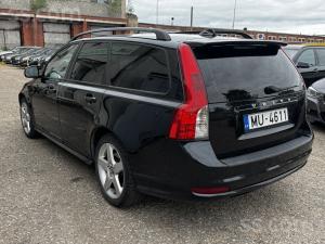 Black Volvo V50 2009 in Daugavpils, with an engine capacity of 2.00 L and mileage of 0 thousand km for 3590 €, photo 5 on AUTOMOTO.COM.LV