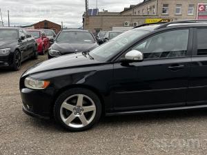 Black Volvo V50 2009 in Daugavpils, with an engine capacity of 2.00 L and mileage of 0 thousand km for 3590 €, photo 9 on AUTOMOTO.COM.LV
