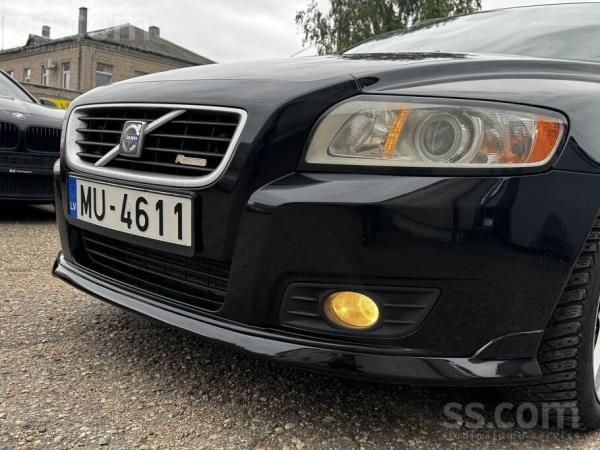 Melns Volvo V50 2009 Daugavpils, ar dzinēja tilpumu 2.00 L un nobraukumu 0 tūkst. km par 3590 €, foto 9 vietnē AUTOMOTO.COM.LV