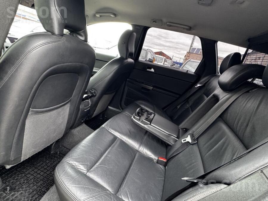 Black Volvo V50 2009 in Daugavpils, with an engine capacity of 2.00 L and mileage of 0 thousand km for 3590 €, photo 23 on AUTOMOTO.COM.LV
