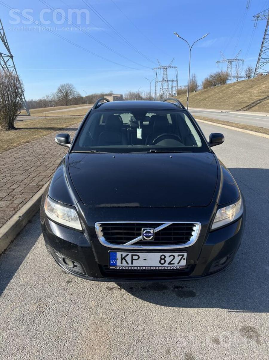 Melns Volvo V50 2009 Aizkraukle, ar dzinēja tilpumu 2.00 L un nobraukumu 270 tūkst. km par 2000 €, foto 4 vietnē AUTOMOTO.COM.LV