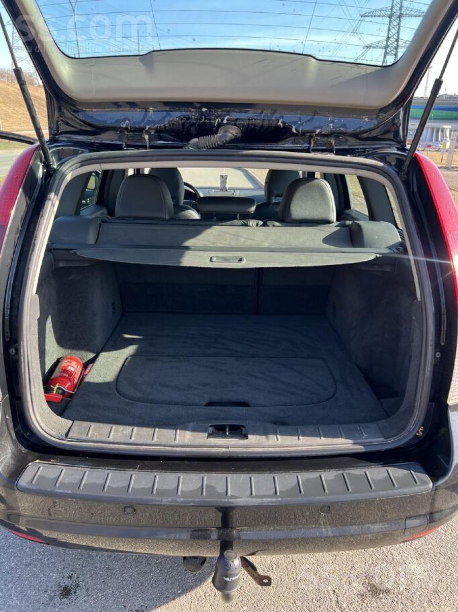 Melns Volvo V50 2009 Aizkraukle, ar dzinēja tilpumu 2.00 L un nobraukumu 270 tūkst. km par 2000 €, foto 7 vietnē AUTOMOTO.COM.LV