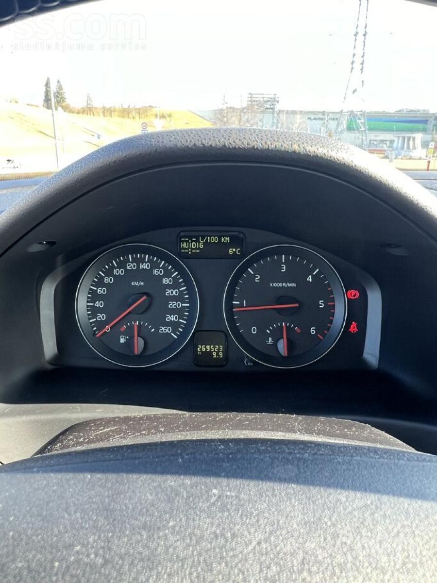 Melns Volvo V50 2009 Aizkraukle, ar dzinēja tilpumu 2.00 L un nobraukumu 270 tūkst. km par 2000 €, foto 8 vietnē AUTOMOTO.COM.LV