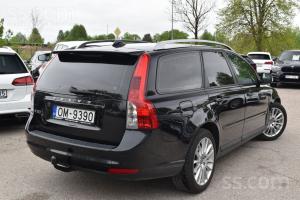 Черный Вольво В50 2009 в Кулдига, объемом двигателя 1.60 л и пробегом 0 тыс. км за 3990 €, фото 3 на AUTOMOTO.COM.LV