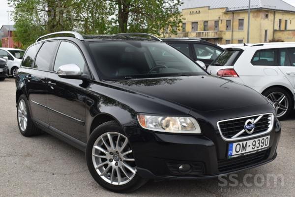 Melns Volvo V50 2009 Kuldīga, ar dzinēja tilpumu 1.60 L un nobraukumu 0 tūkst. km par 3990 €, foto 4 vietnē AUTOMOTO.COM.LV