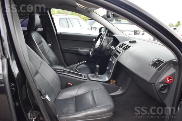 Melns Volvo V50 2009 Kuldīga, ar dzinēja tilpumu 1.60 L un nobraukumu 0 tūkst. km par 3990 €, foto 5 vietnē AUTOMOTO.COM.LV