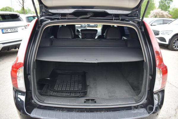 Melns Volvo V50 2009 Kuldīga, ar dzinēja tilpumu 1.60 L un nobraukumu 0 tūkst. km par 3990 €, foto 7 vietnē AUTOMOTO.COM.LV