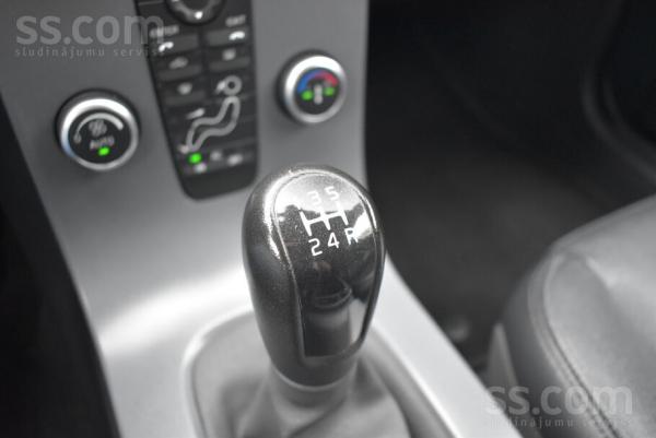 Melns Volvo V50 2009 Kuldīga, ar dzinēja tilpumu 1.60 L un nobraukumu 0 tūkst. km par 3990 €, foto 9 vietnē AUTOMOTO.COM.LV