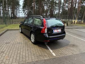 Черный Вольво В50 2009 в Рига, объемом двигателя 2.40 л и пробегом 279 тыс. км за 3790 €, фото 6 на AUTOMOTO.COM.LV