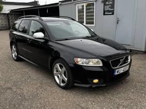Melns Volvo V50 2009 Daugavpils, ar dzinēja tilpumu 2.00 L un nobraukumu 318 tūkst. km par 3590 €, foto  vietnē AUTOMOTO.COM.LV