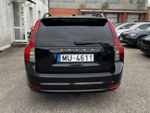 Melns Volvo V50 2009 Daugavpils, ar dzinēja tilpumu 2.00 L un nobraukumu 318 tūkst. km par 3590 €, foto 6 vietnē AUTOMOTO.COM.LV