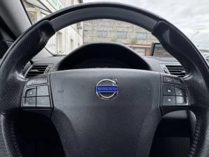 Melns Volvo V50 2009 Daugavpils, ar dzinēja tilpumu 2.00 L un nobraukumu 318 tūkst. km par 3590 €, foto 19 vietnē AUTOMOTO.COM.LV