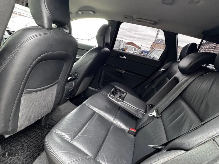 Melns Volvo V50 2009 Daugavpils, ar dzinēja tilpumu 2.00 L un nobraukumu 318 tūkst. km par 3590 €, foto 23 vietnē AUTOMOTO.COM.LV