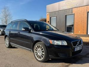 Black Volvo V50 2009 in Riga, with an engine capacity of 1.60 L and mileage of 322 thousand km for 1890 €, photo  on AUTOMOTO.COM.LV