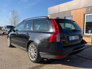 Черный Вольво В50 2009 в Рига, объемом двигателя 1.60 л и пробегом 322 тыс. км за 1890 €, фото 9 на AUTOMOTO.COM.LV