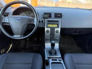 Черный Вольво В50 2009 в Рига, объемом двигателя 1.60 л и пробегом 322 тыс. км за 1890 €, фото 10 на AUTOMOTO.COM.LV