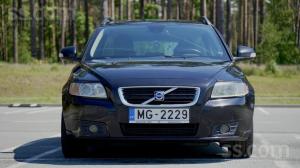 Black Volvo V50 2009 in Riga, with an engine capacity of 1.60 L and mileage of 311 thousand km for 2500 €, photo  on AUTOMOTO.COM.LV