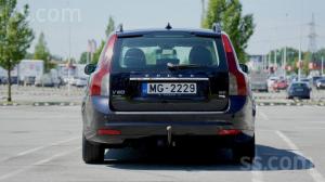 Black Volvo V50 2009 in Riga, with an engine capacity of 1.60 L and mileage of 311 thousand km for 2500 €, photo 6 on AUTOMOTO.COM.LV