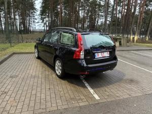 Black Volvo V50 2009 in Riga, with an engine capacity of 2.40 L and mileage of 279 thousand km for 2000 €, photo 6 on AUTOMOTO.COM.LV