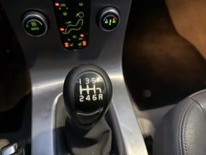 Black Volvo V50 2009 in Riga, with an engine capacity of 2.40 L and mileage of 279 thousand km for 2000 €, photo 16 on AUTOMOTO.COM.LV