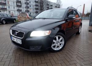 Black Volvo V50 2009 in Riga, with an engine capacity of 2.00 L and mileage of 289 thousand km for 3990 €, photo  on AUTOMOTO.COM.LV