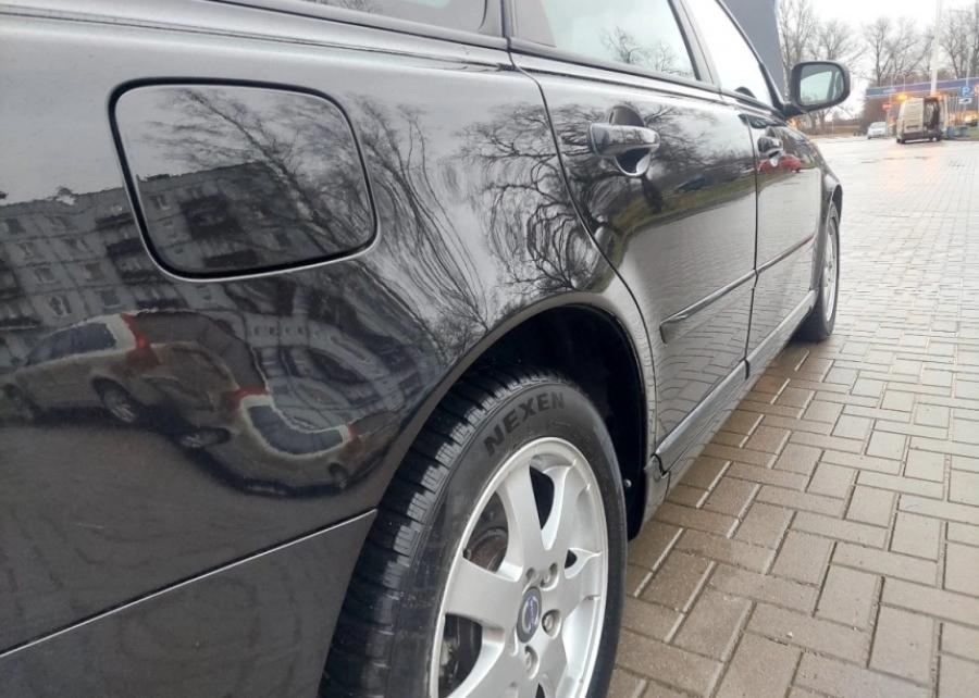 Melns Volvo V50 2009 Rīga, ar dzinēja tilpumu 2.00 L un nobraukumu 289 tūkst. km par 3990 €, foto 4 vietnē AUTOMOTO.COM.LV
