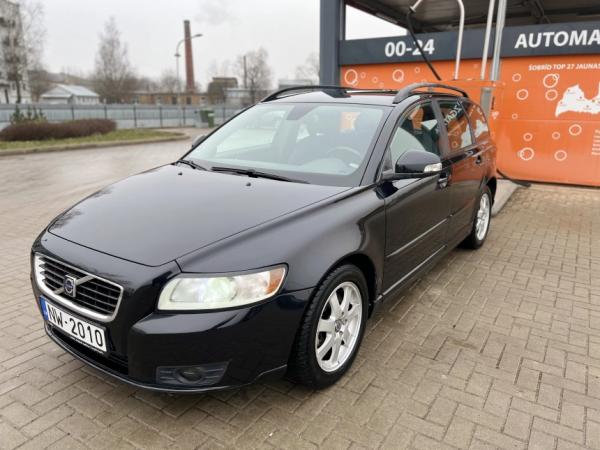 Black Volvo V50 2009 in Riga, with an engine capacity of 2.00 L and mileage of 289 thousand km for 3990 €, photo 5 on AUTOMOTO.COM.LV
