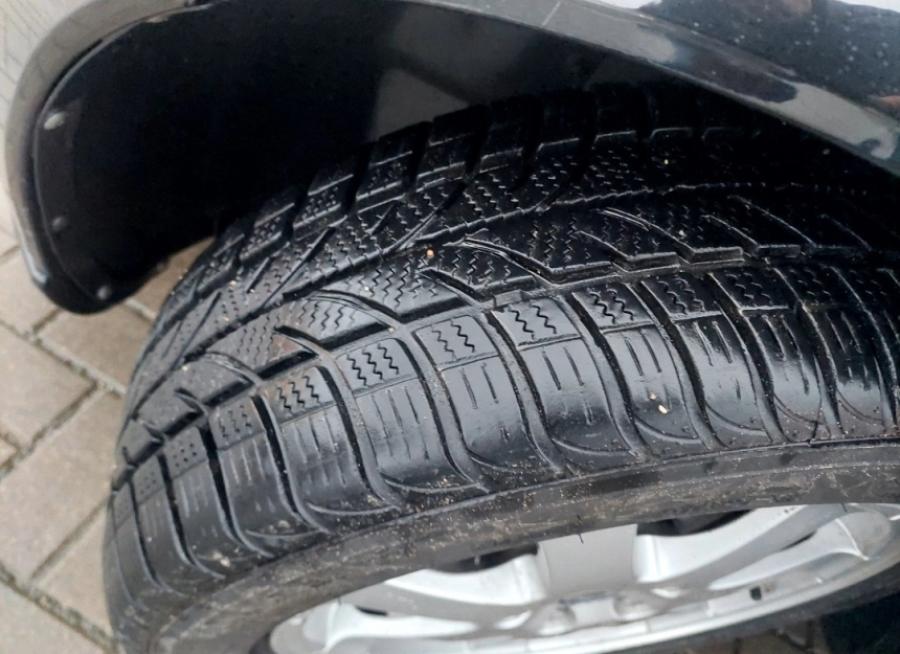 Melns Volvo V50 2009 Rīga, ar dzinēja tilpumu 2.00 L un nobraukumu 289 tūkst. km par 3990 €, foto 9 vietnē AUTOMOTO.COM.LV