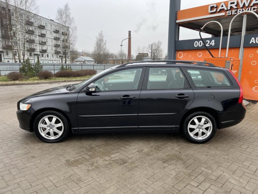Melns Volvo V50 2009 Rīga, ar dzinēja tilpumu 2.00 L un nobraukumu 289 tūkst. km par 3990 €, foto 18 vietnē AUTOMOTO.COM.LV