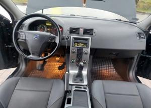 Melns Volvo V50 2009 Rīga, ar dzinēja tilpumu 2.00 L un nobraukumu 289 tūkst. km par 3990 €, foto 21 vietnē AUTOMOTO.COM.LV