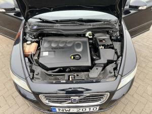Melns Volvo V50 2009 Rīga, ar dzinēja tilpumu 2.00 L un nobraukumu 289 tūkst. km par 3990 €, foto 24 vietnē AUTOMOTO.COM.LV