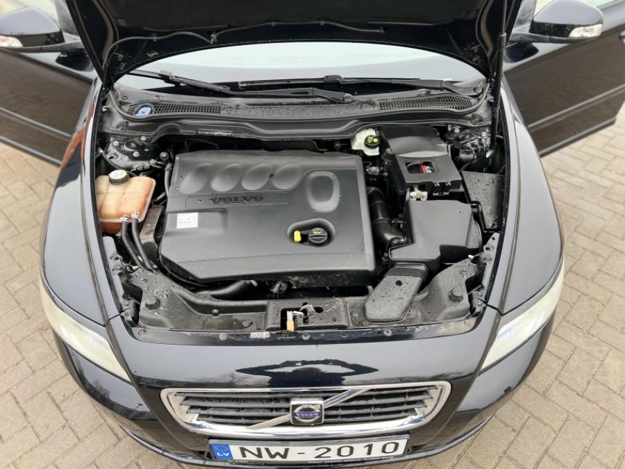 Melns Volvo V50 2009 Rīga, ar dzinēja tilpumu 2.00 L un nobraukumu 289 tūkst. km par 3990 €, foto 24 vietnē AUTOMOTO.COM.LV