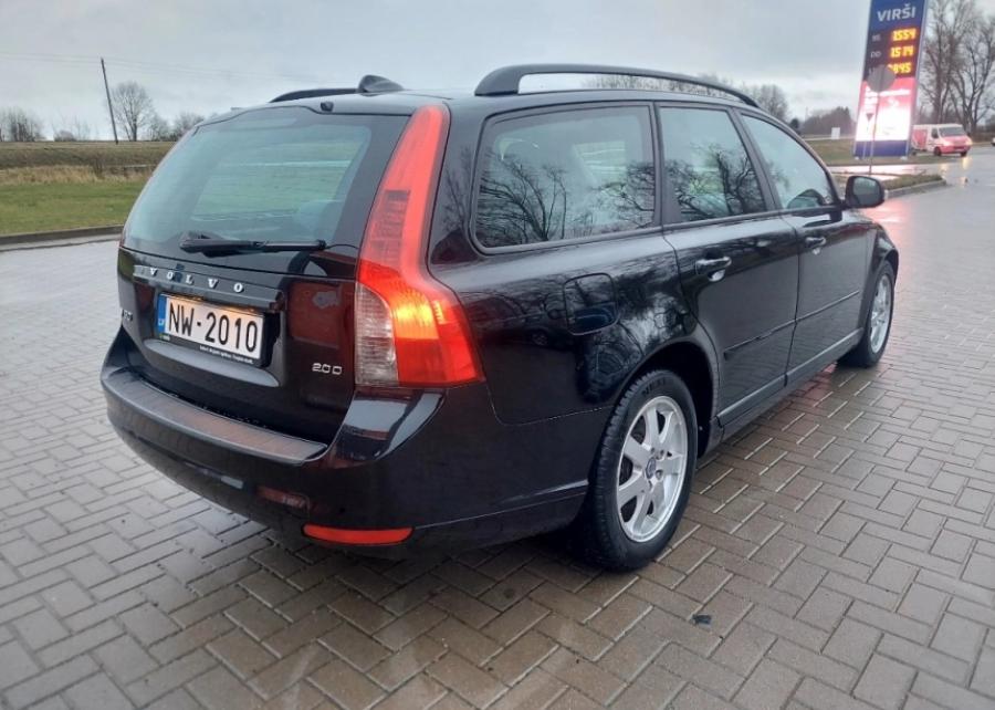 Melns Volvo V50 2009 Rīga, ar dzinēja tilpumu 2.00 L un nobraukumu 289 tūkst. km par 3990 €, foto 34 vietnē AUTOMOTO.COM.LV