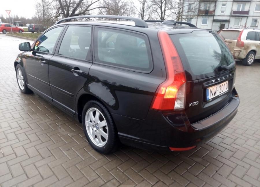 Melns Volvo V50 2009 Rīga, ar dzinēja tilpumu 2.00 L un nobraukumu 289 tūkst. km par 3990 €, foto 36 vietnē AUTOMOTO.COM.LV