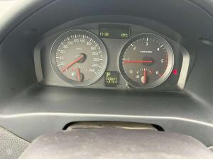 Black Volvo V50 2009 in Kaisiadorys, with an engine capacity of 2.00 L and mileage of 327 thousand km for 1650 €, photo 9 on AUTOMOTO.COM.LV